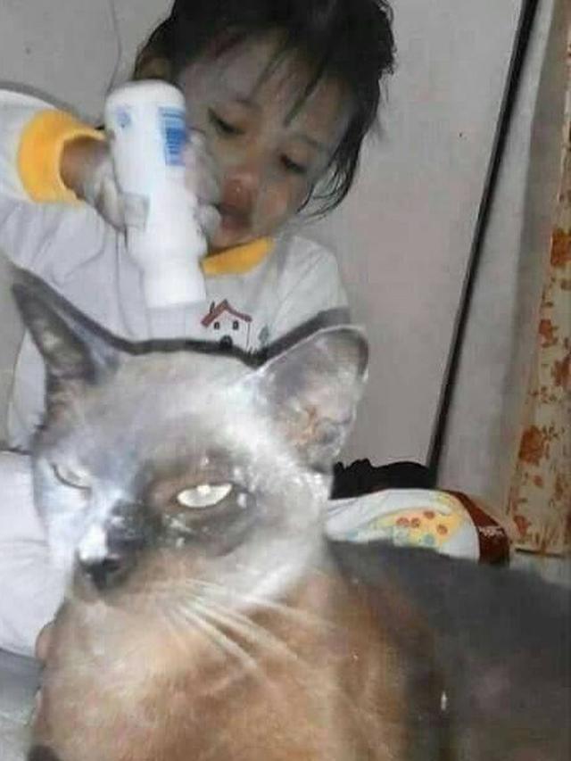 7 Potret Kocak Bocah Pakai Bedak Berlebihan Ini Bikin Geleng Kepala - Hot Liputan6.com