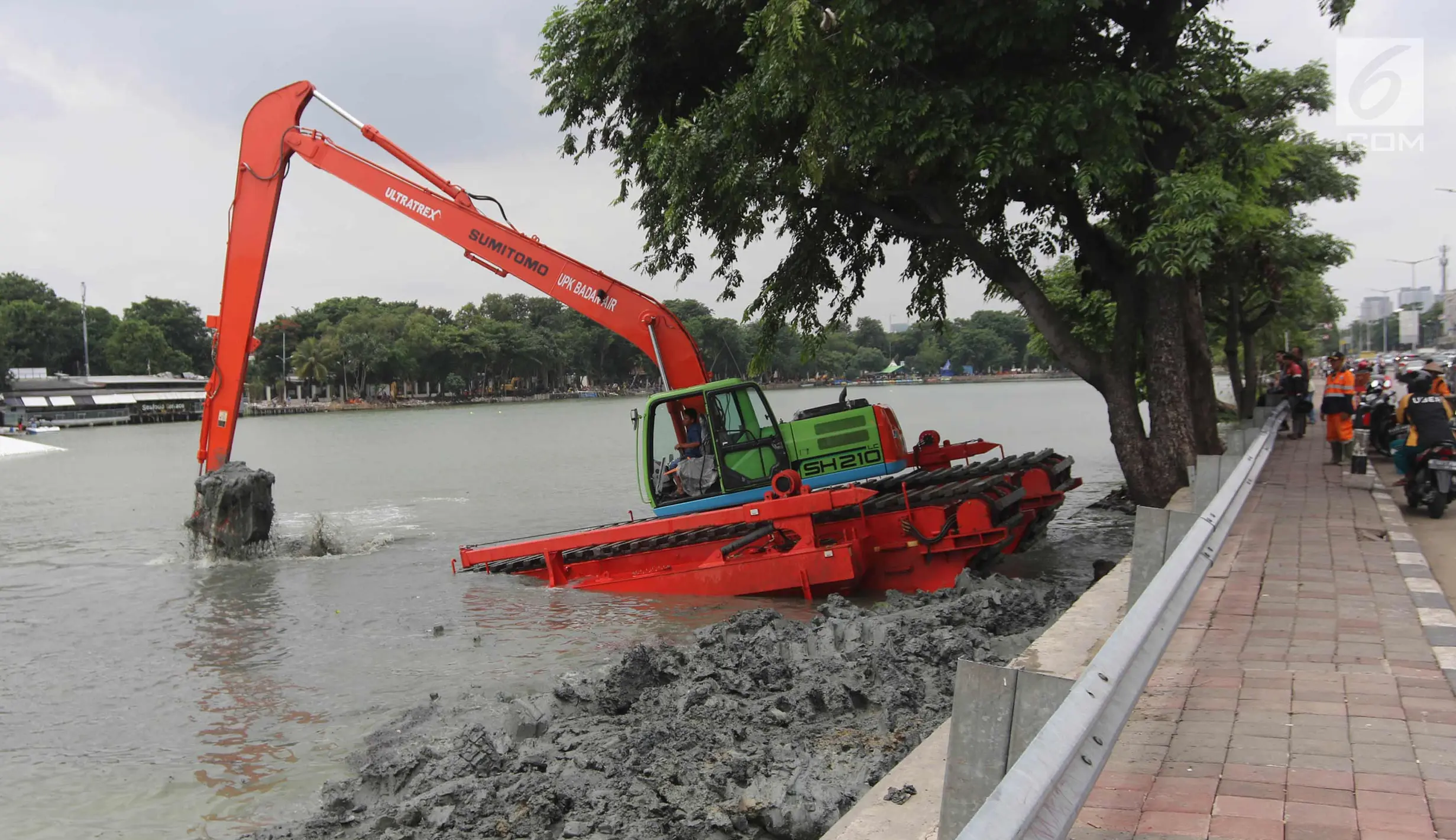 FOTO: Penataan Danau Sunter Terus Dikebut - Foto Liputan6.com
