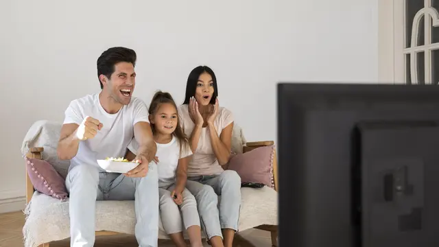 Orangtua Mesti Pastikan Anak Menonton Siaran TV Sesuai Klasifikasi Usia ...