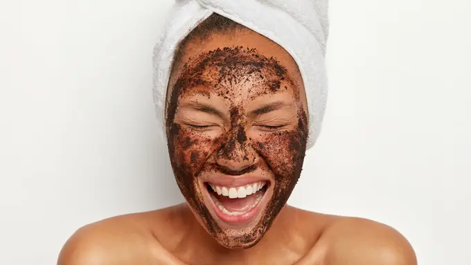 Cara Membuat Masker Kopi untuk Kelembapan Tubuh serta Wajah - Beauty Fimela.com