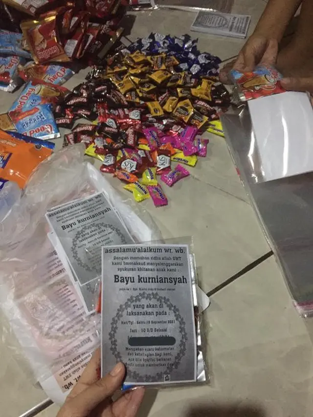 7 Undangan Pernikahan Ini Unik, Ada yang Pakai Permen Hingga Kopi - Hot ...