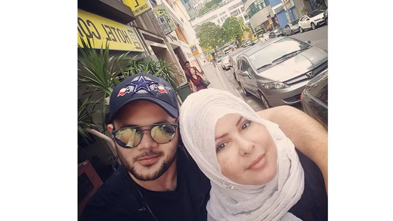 7 Momen Kebersamaan Ridho Rhoma dengan Ibunya yang Jarang Terekspos ...