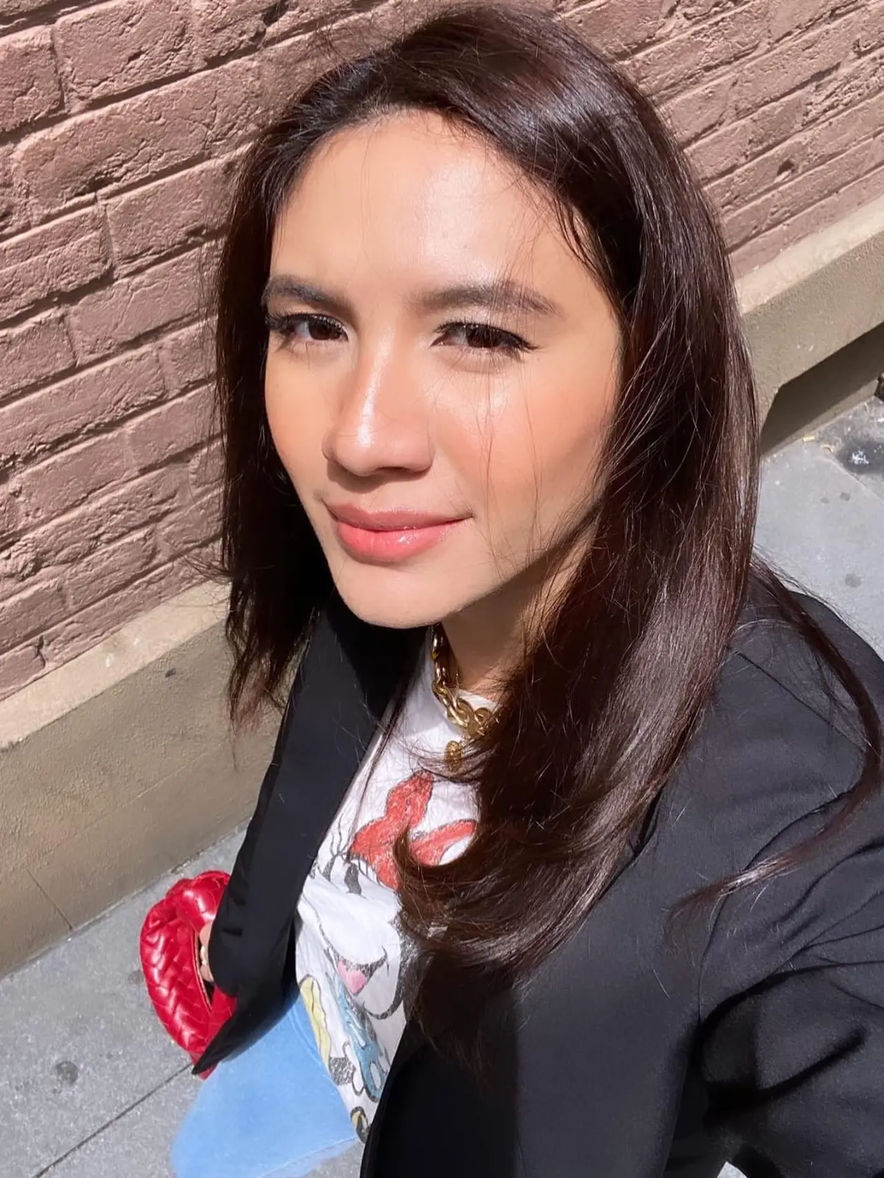 7 Potret Kehidupan Acha Sinaga, Artis FTV yang Ikut Suami Tinggal di ...