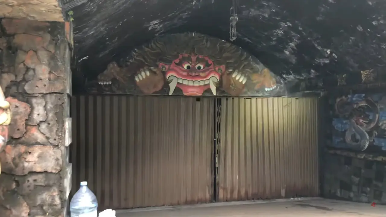 10 Potret Padepokan 1000 Patung Ki Puger Ismoyo yang Terbengkalai ...