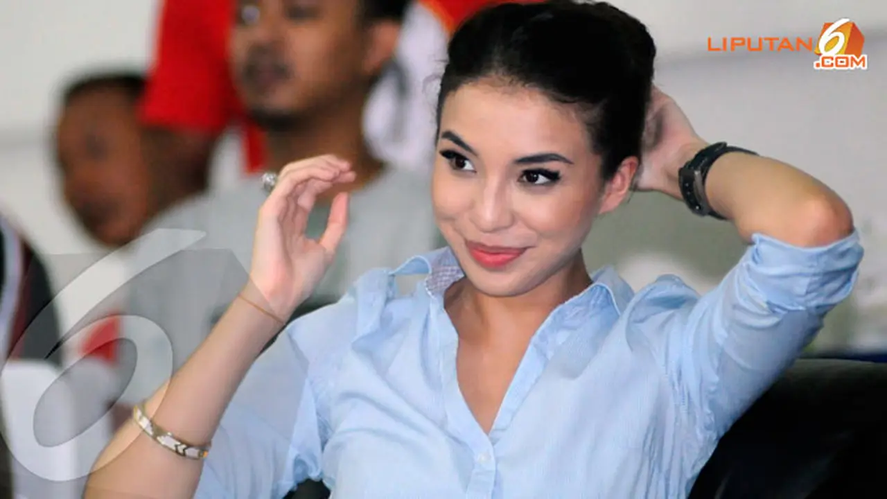 Manohara Tak Malu Menjanda di Usia Muda - ShowBiz Liputan6.com