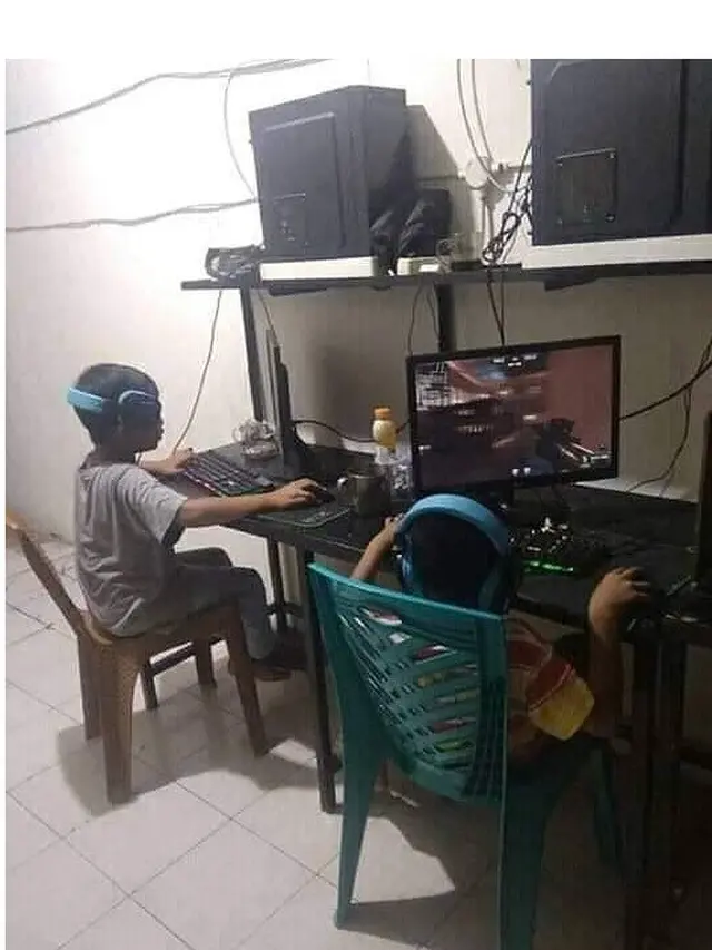 6 Kelakuan Nyeleneh di Warnet Ini Bikin Geleng Kepala - Hot Liputan6.com