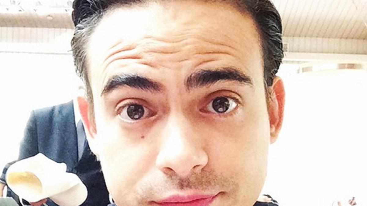 Ada yang Berbeda dengan Penampilan Ashraf Sinclair - Entertainment ...