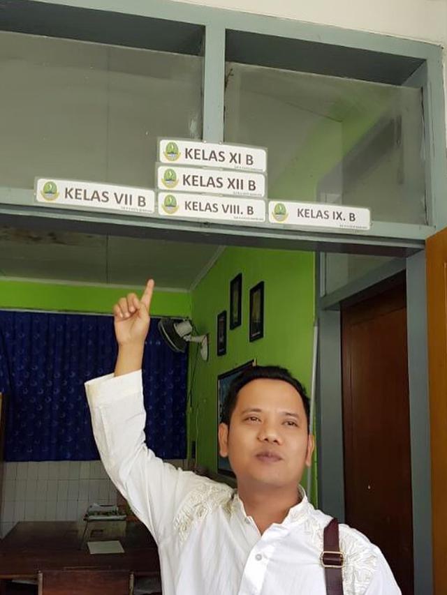 Jadi DPD RI dengan Suara Terbanyak, Ini 6 Potret Oni SOS Komedian Teman ...