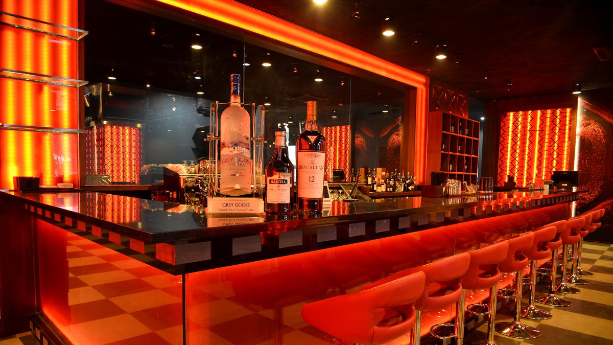 Popular Mansion, Bar Minimalis Pengalaman Maksimalis - Lifestyle ...