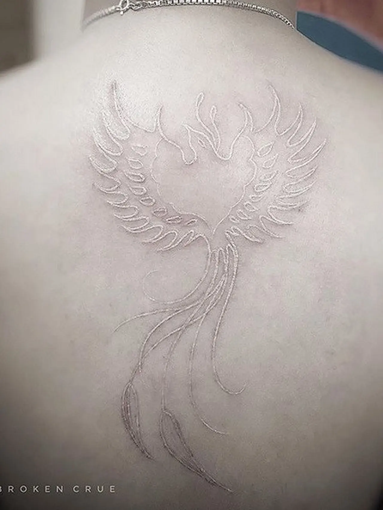 Lagi Tren, 7 Potret Tato dengan Tinta Putih Ini Bikin Kagum - Citizen6 ...