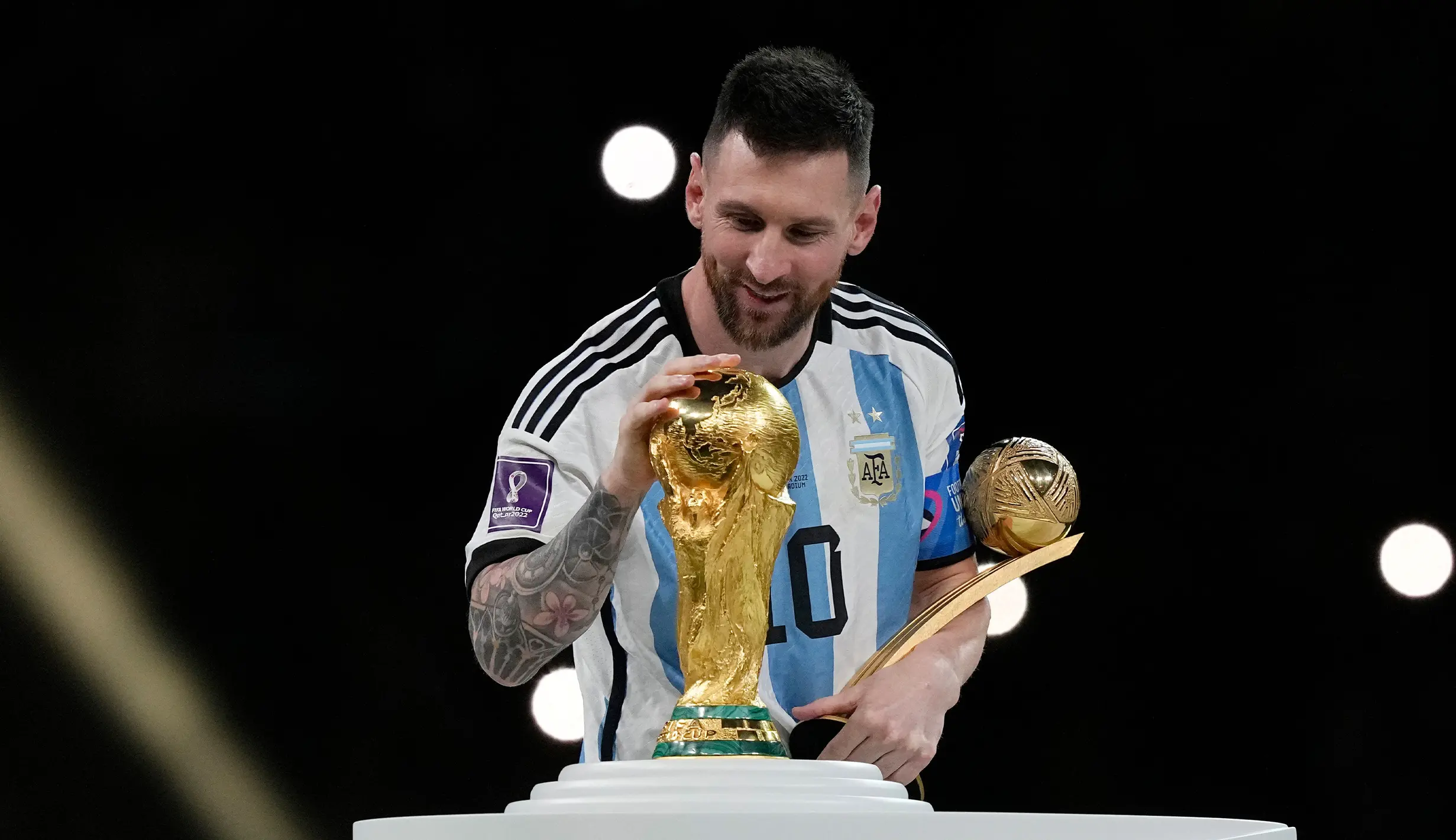 Lionel Messi Sabet Gelar Pemain Terbaik Piala Dunia 2022 - Foto ...