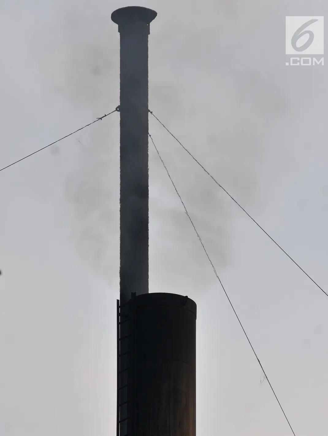 FOTO: Asap Buangan Pabrik Perburuk Kualitas Udara di Ibu Kota - Foto ...