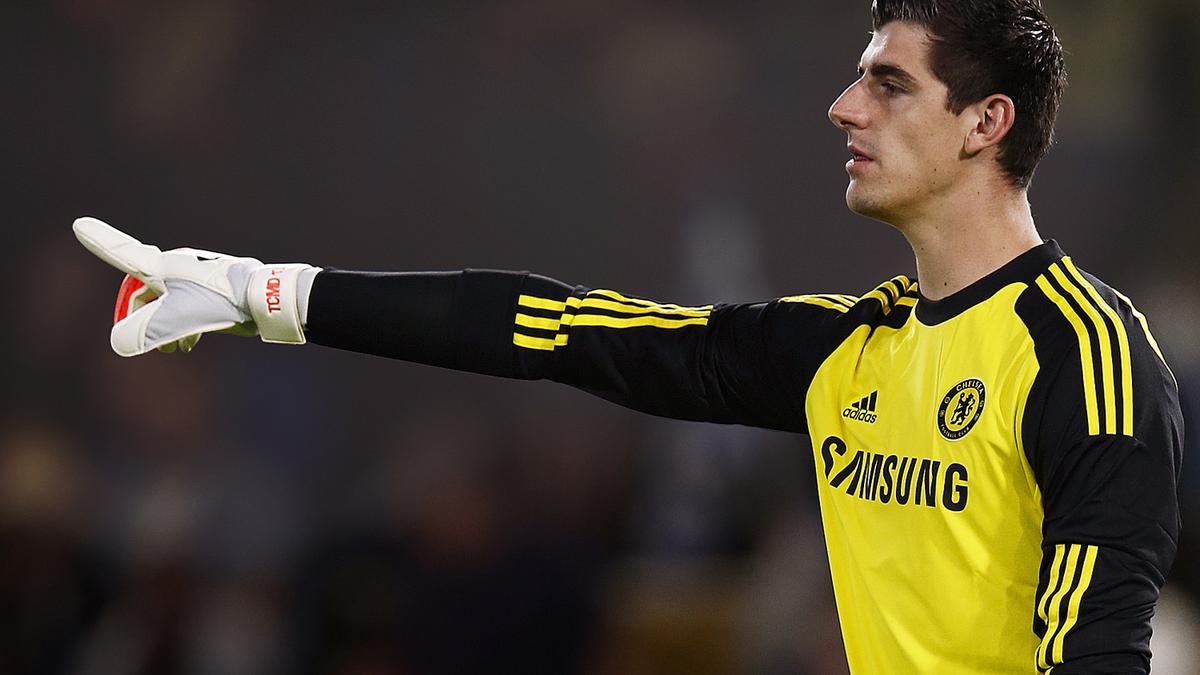 Courtois Jadi Penyelamat The Blues di Laga MU vs Chelsea - Bola ...