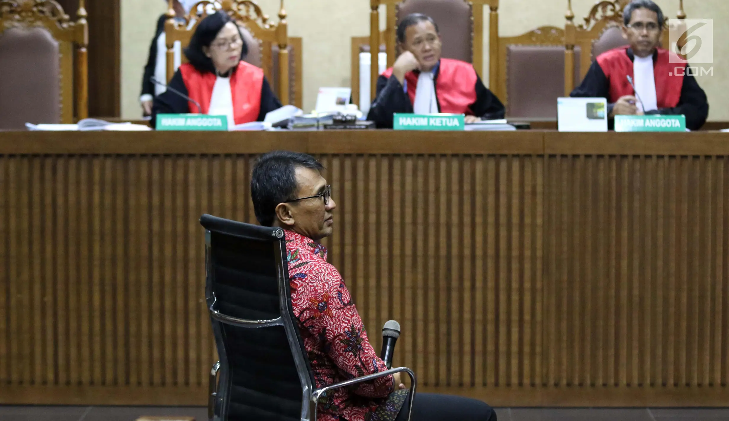 FOTO: Gatot Pujo Nugroho Bersaksi di Sidang Mantan Anggota DPRD Sumut - Foto Liputan6.com