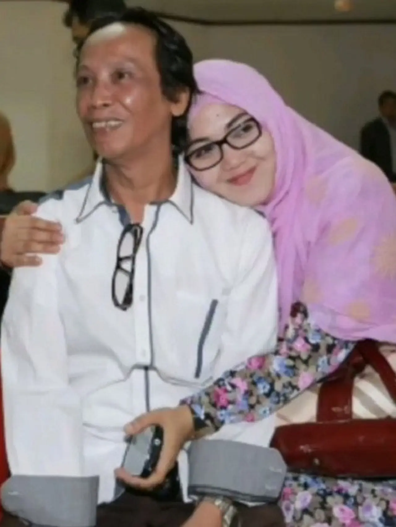 Rumah Tangga Harmonis, Begini Potret Kebersamaan Mandra Dengan Sang ...