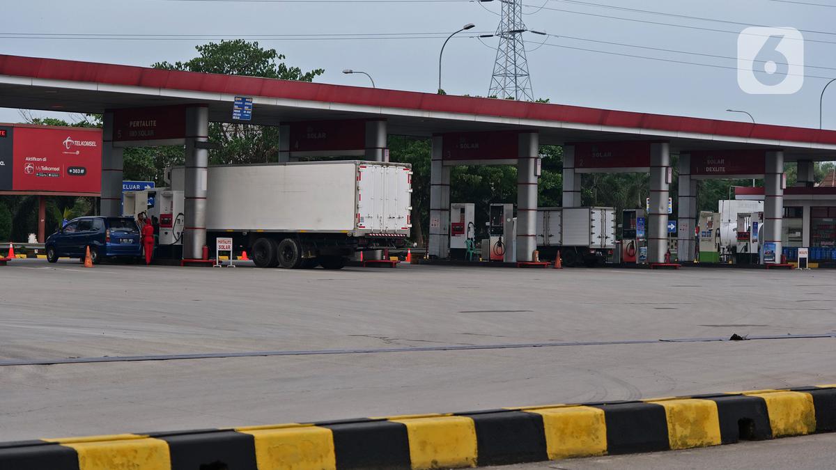 FOTO: Suasana Rest Area Km 62 Jakarta - Cikampek - Foto Liputan6.com