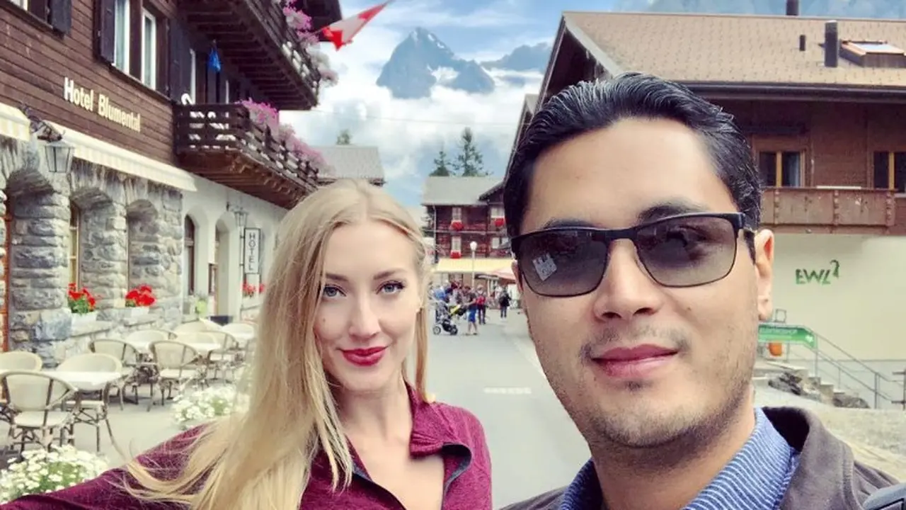 11 Potret Romantis Panji Trihatmodjo Bersama Varsha Strauss, Sang Istri ...