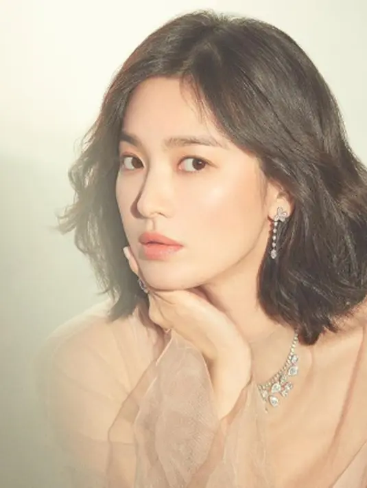 FOTO: Sederet Potret Buktikan Song Hye Kyo Awet Muda Banget - Foto Liputan6.com