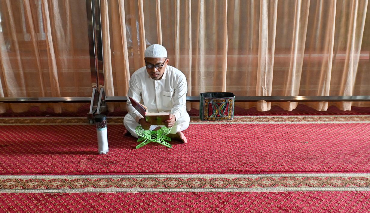 Tadarus Al Quran di Hari Pertama Ramadhan di Masjid Al Makmur Banda ...