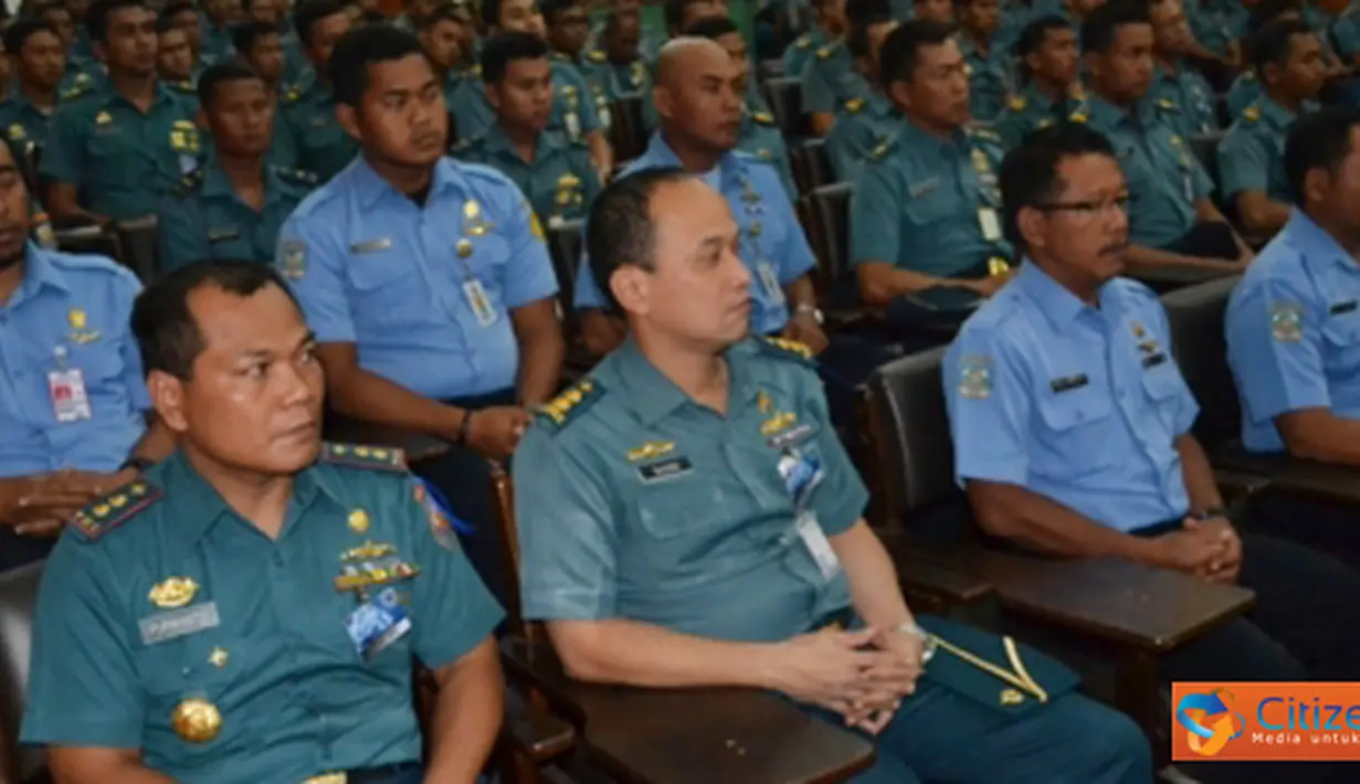 Koarmatim Gelar Latihan SAR Kapal Selam - Foto Liputan6.com