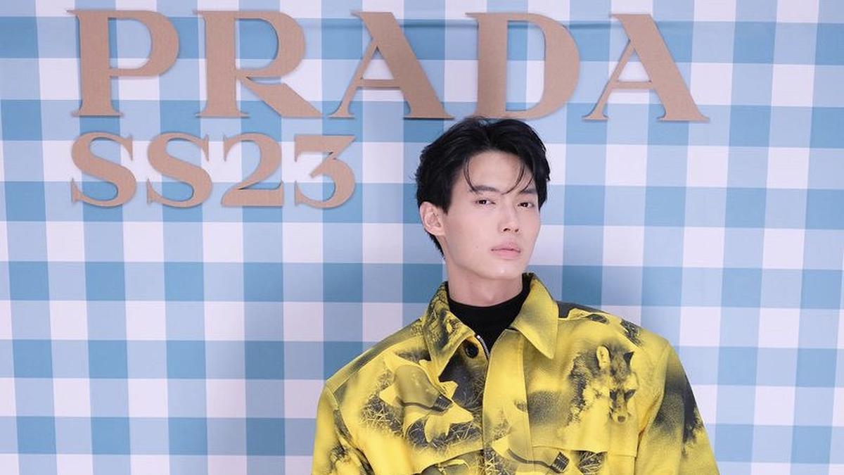 4 Tampilan OOTD Win Metawin Selama di Italia Kenakan Baju Puluhan Juta ...