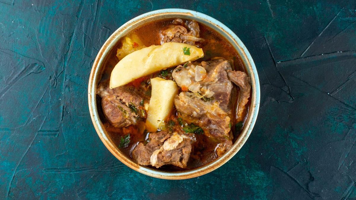 5 Tips Membuat Rawon Asli dengan Kuah Hitam dan Pekat - Food Fimela.com