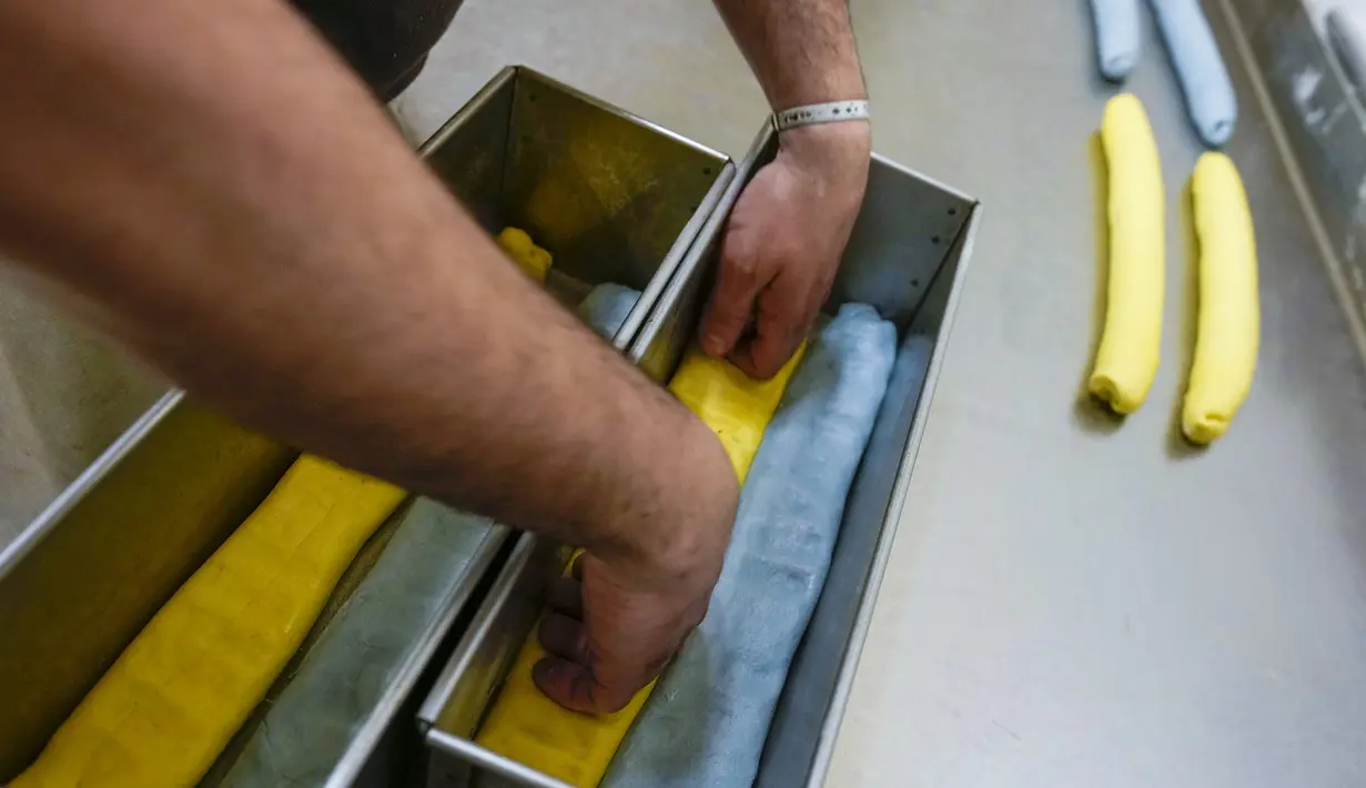 FOTO: Pembuat Roti di Italia Tunjukkan Solidaritas untuk Ukraina - Foto ...