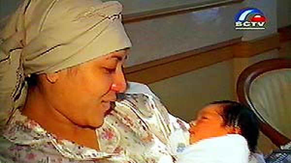 Devi Permatasari Melahirkan Putri Pertama - ShowBiz Liputan6.com