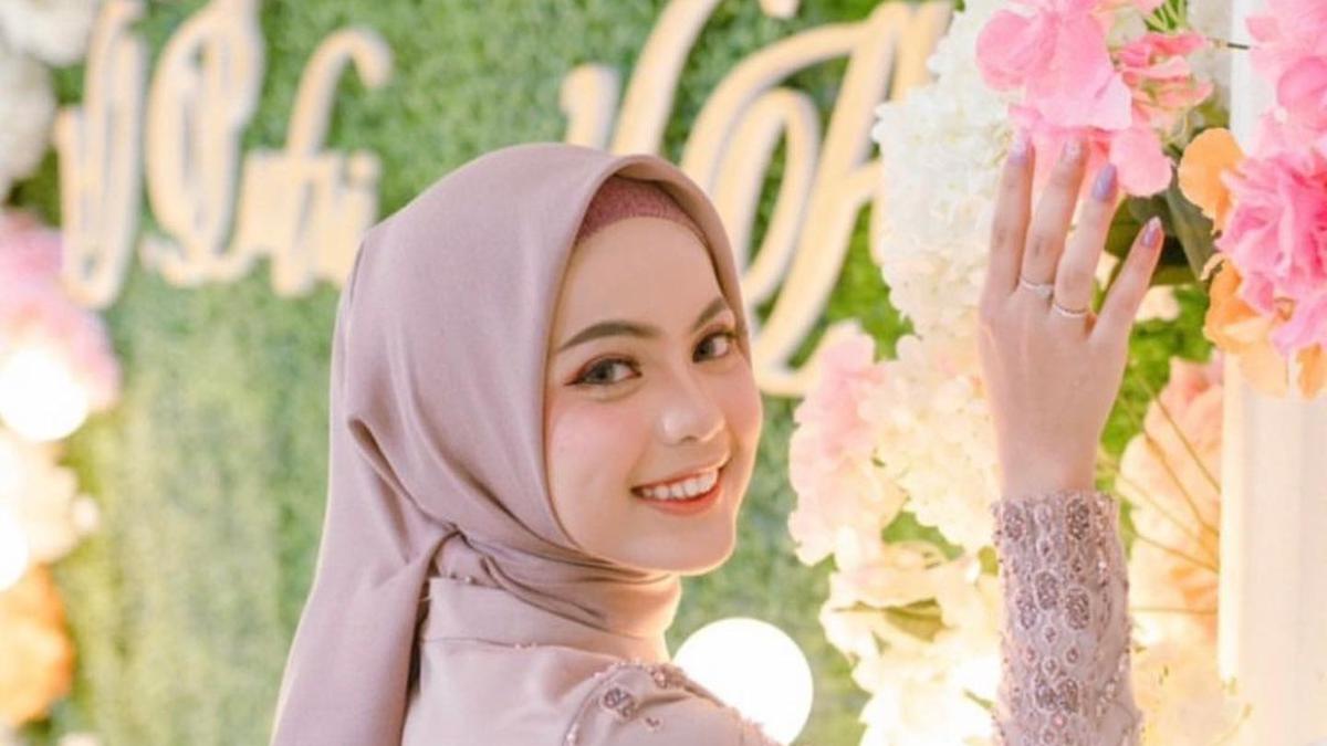 6 Potret Penyanyi Dangdut Saat Lamaran, Siti Badriah hingga Putri ...