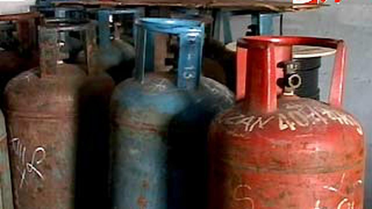 Pasokan Ditambah, Gas Masih Langka di Kendal