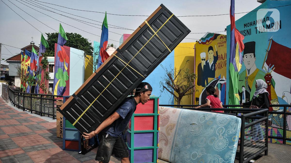 Warga Mulai Menghuni Kampung Gembira Gembrong - Foto Liputan6.com