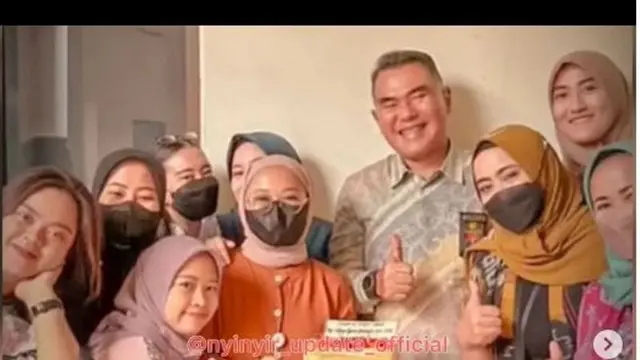 Hakim Kasus Ferdy Sambo, Wahyu Iman Santoso Dapat Kejutan Perayaan Ulang Tahun dari Penggemar ...