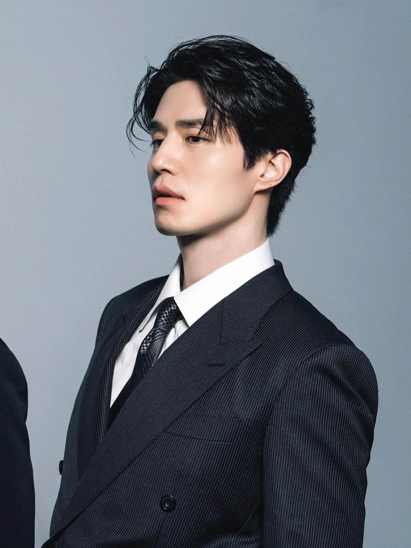 7 Potret Lee Dong Wook dengan Gaya Rambut Beda, Pesonanya Awur-awuran ...