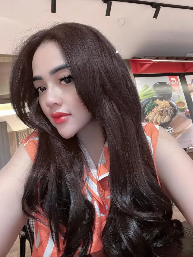 7 Potret Terbaru Clara Gopa yang Bikin Pangling, Penampilannya Makin Menawan - Hot Liputan6.com