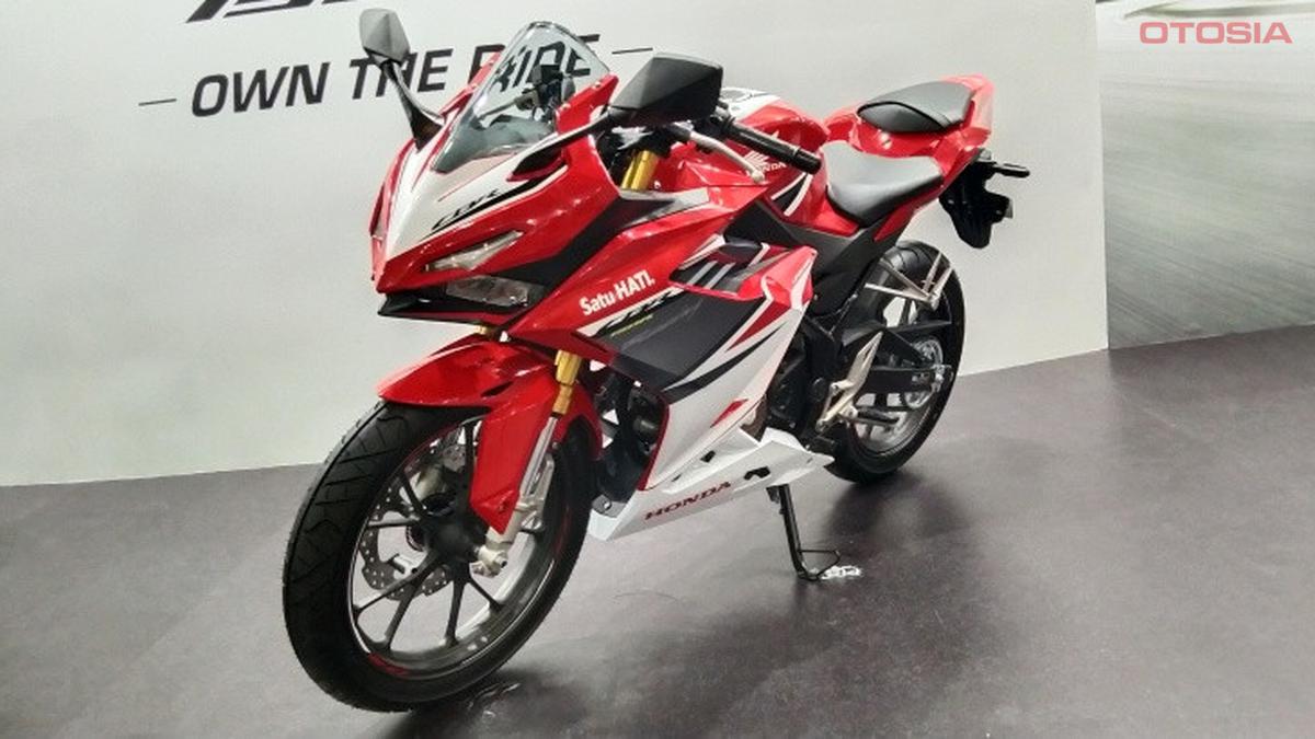 Harga Motor Honda CBR150R: Spesifikasi, Fitur, Kelebihan dan Kekurangannya Terupdate April 2023 ...