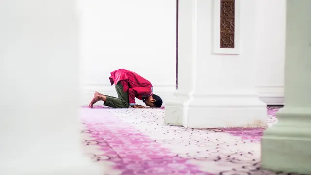 Niat Sholat Dzuhur Sendiri dan Berjemaah, Lengkap dengan Tata Cara ...