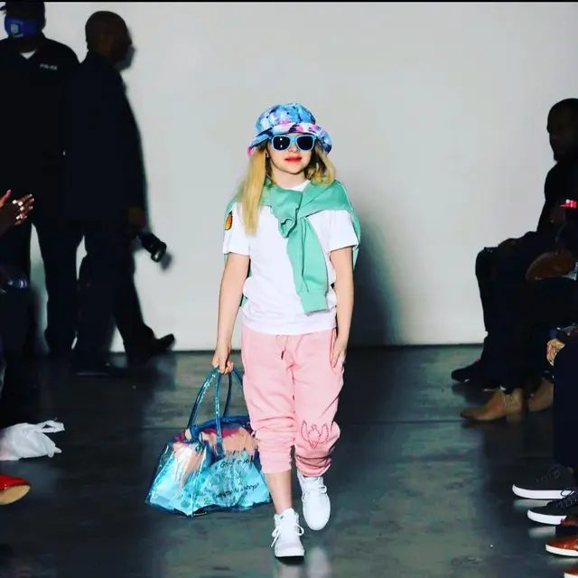 Sosok Noella McMaher, Model Transgender Termuda di Dunia yang Tuai ...