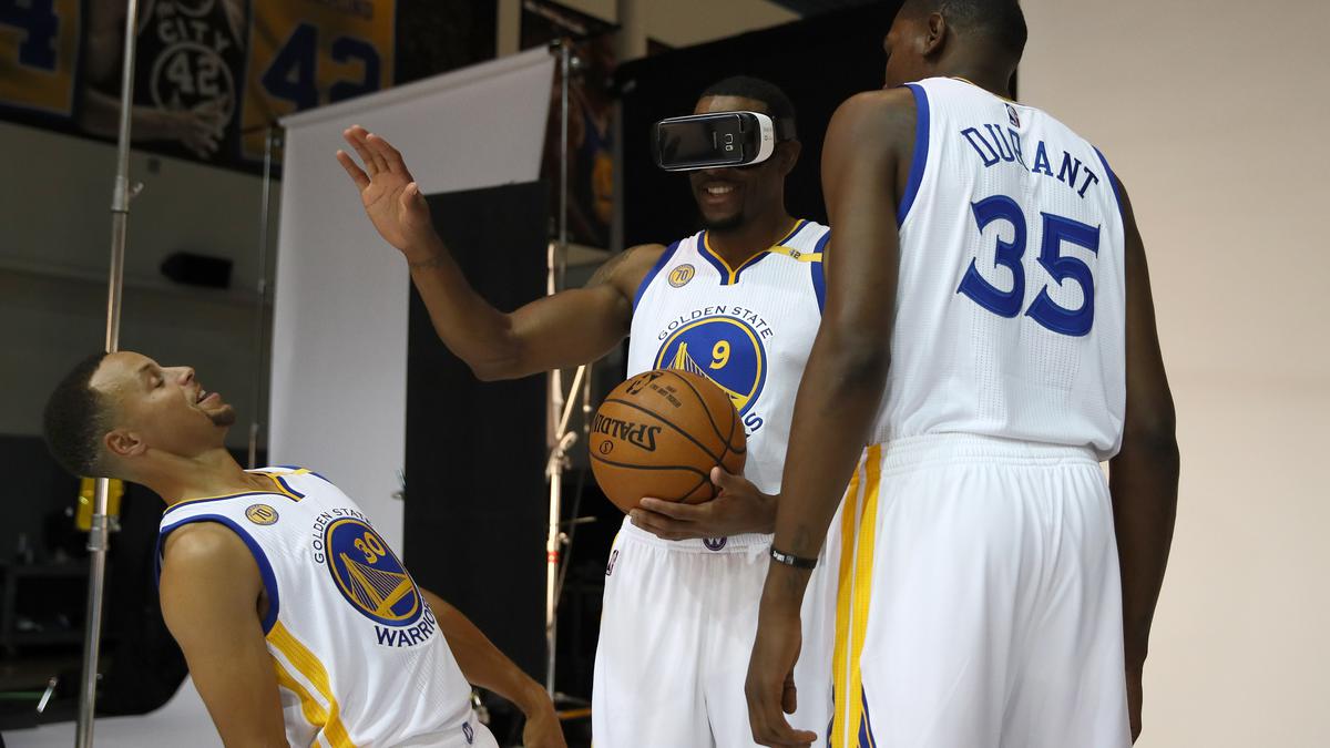 Pertandingan NBA 2017-2018 Bisa Ditonton Melalui Virtual Reality