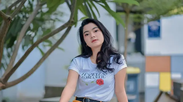 Debut di Love Story, Ini 6 Potret Ratu Aulia Jebolan Sinemart Mencari ...