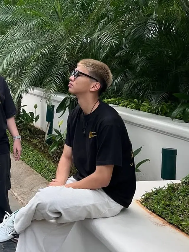 7 Potret Gaya Rambut Ayman Modjo Anak Duta Sheila On 7, Gemar Diwarnai ...