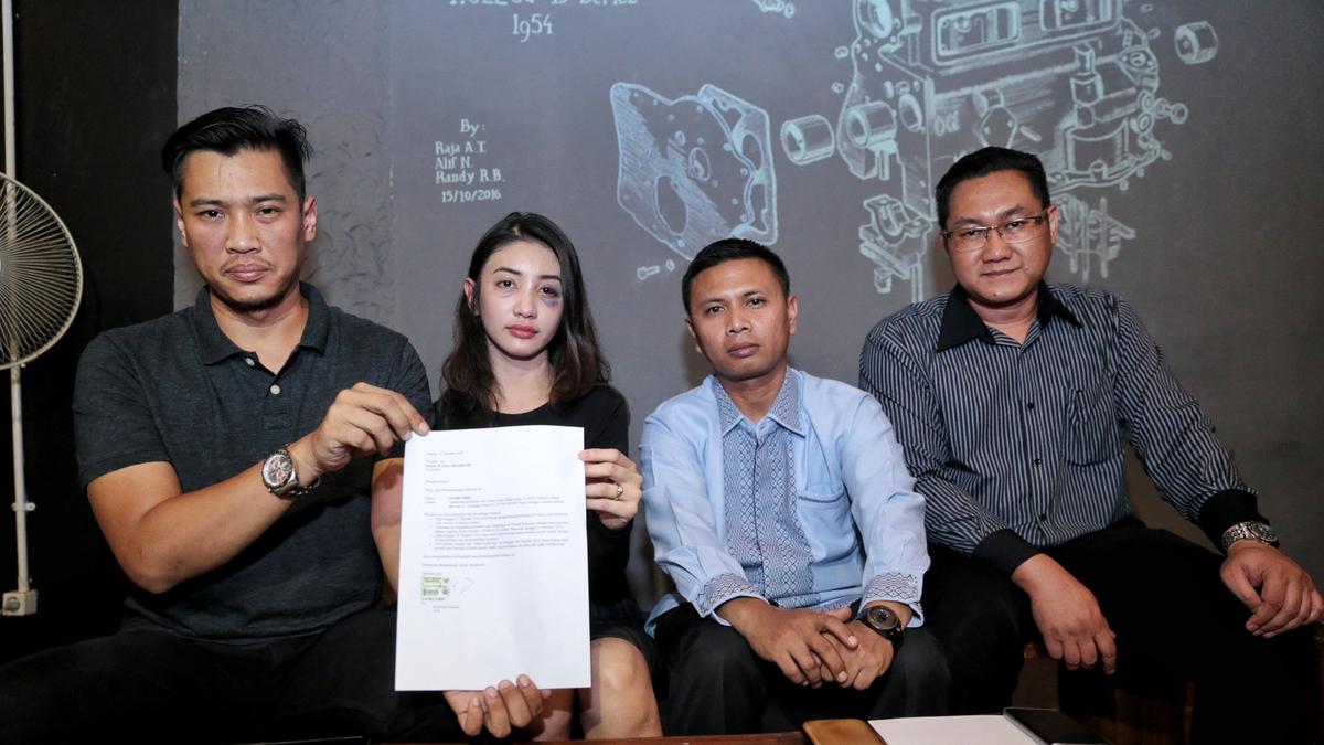 Melihat Ibunya Bersimbah Darah, Anak Saori Ishii Alami Trauma - Entertainment Fimela.com