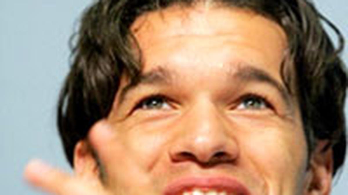 Ballack Yakin Bungkam Azzurri