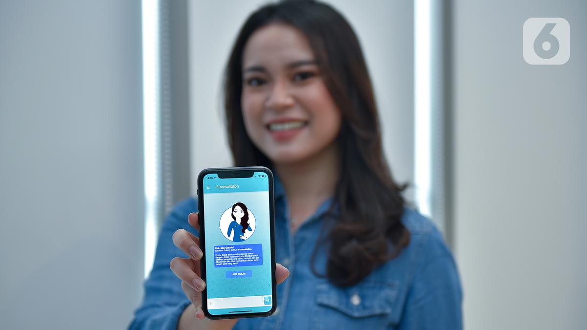 FOTO: Konsultasi Dokter Cukup melalui Video Call - Foto Liputan6.com