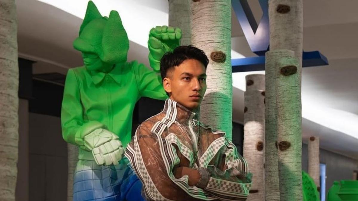 Gaya Rambut Gondrong Para Artis Pria yang Bisa Menjadi Inspirasi, dari ...