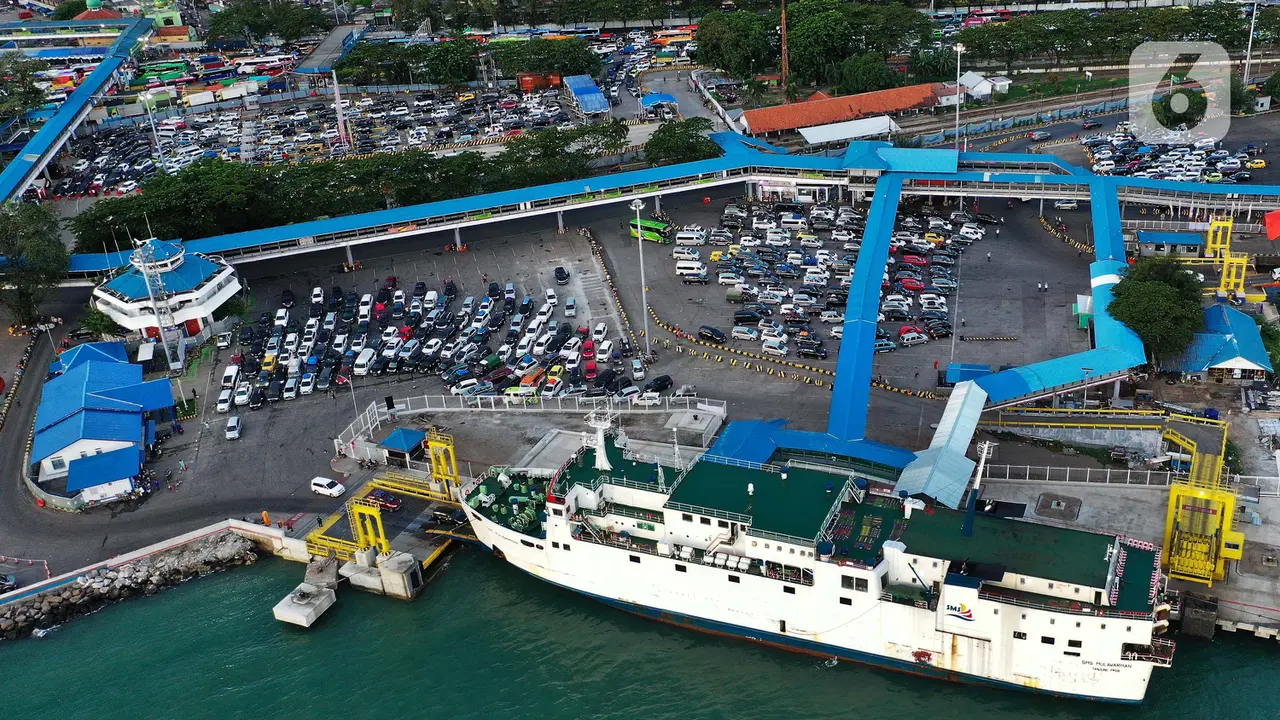 Macet Panjang di Pelabuhan Merak, Gegara Banyak Pemudik Datang Sebelum Hari Keberangkatan - News ...