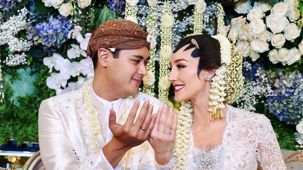 6 Potret Kemesraan Panji Trihatmodjo dan Varsha Strauss - ShowBiz ...