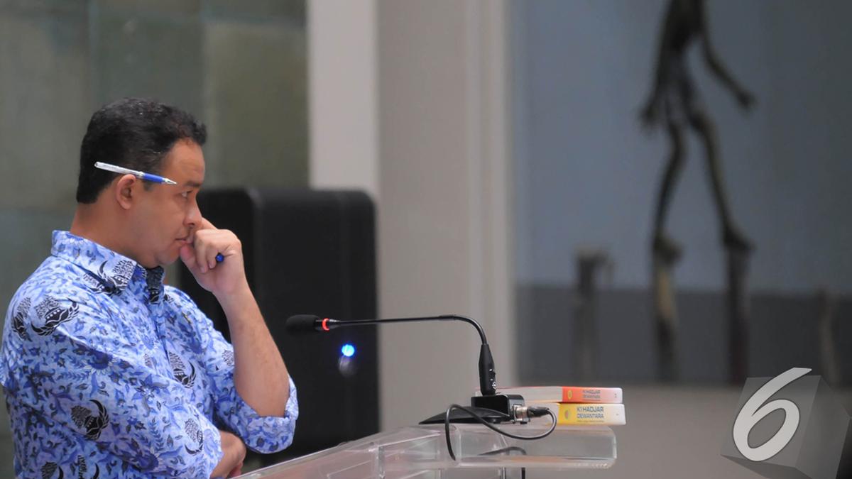 Gaya Anies Baswedan Saat Mendengar Keluhan Guru - Foto Liputan6.com