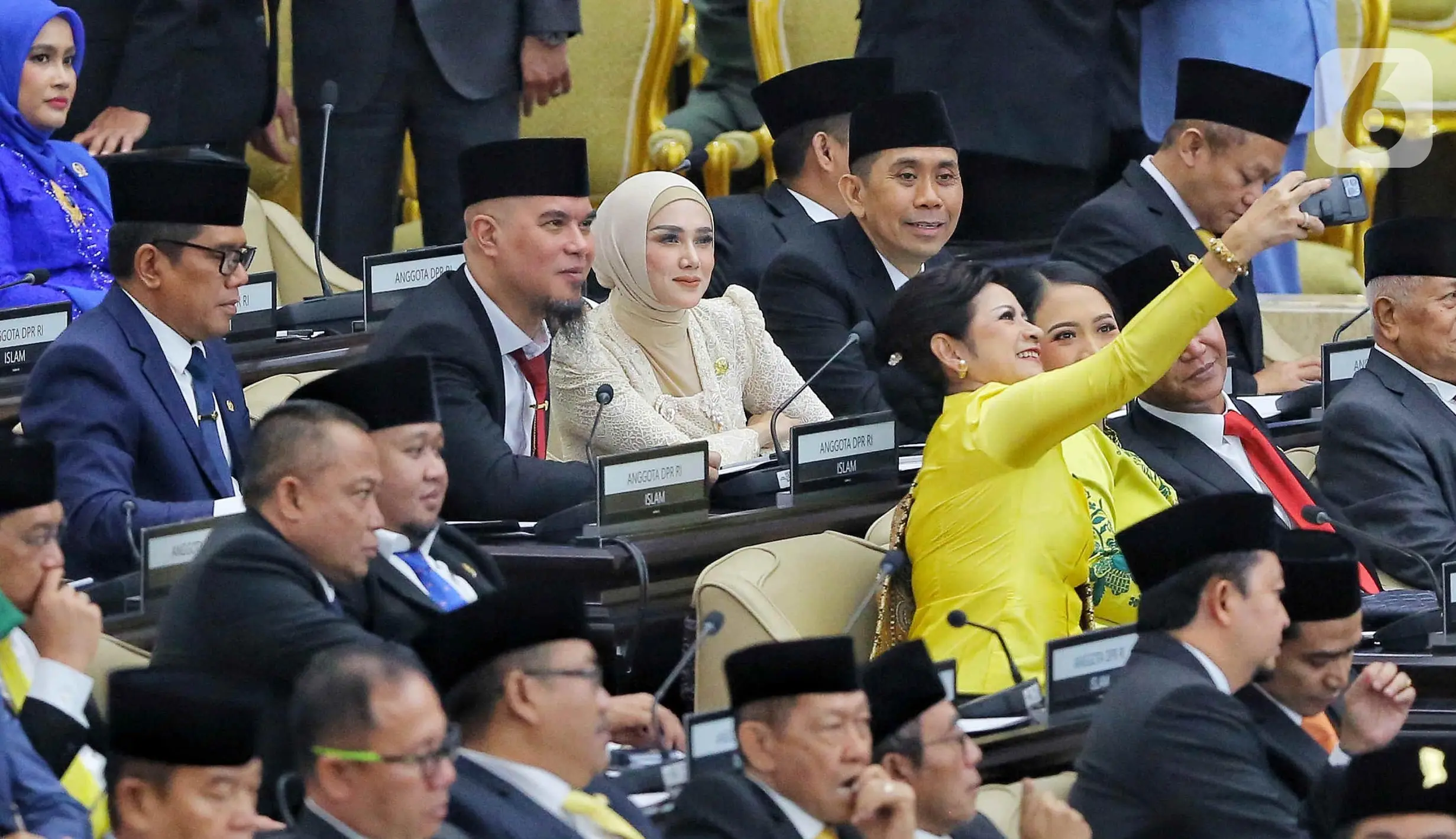 Potret Deretan Selebritis yang Resmi Dilantik Menjadi Anggota DPR RI ...
