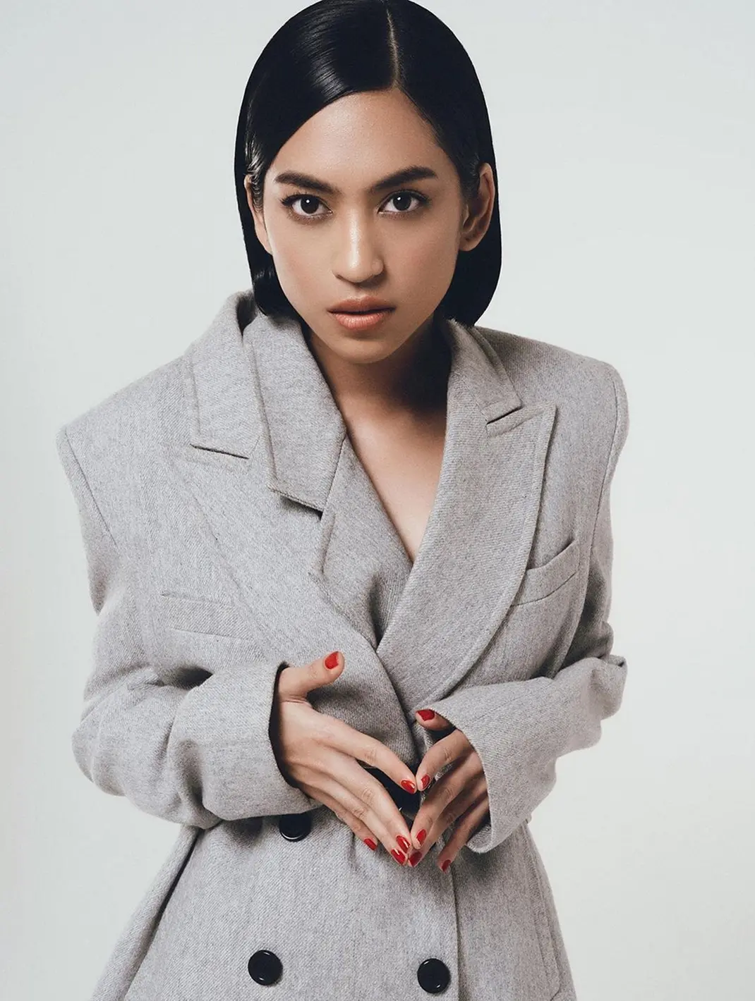 Potret Taskya Namya Pakai Jas Ini Terlihat Elegan, Menawan - Foto ...