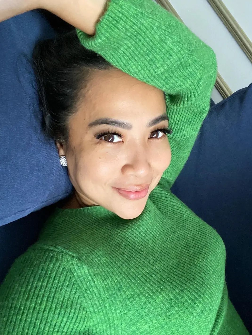 Feni Rose Berbaju Hijau Lempar Senyum di Medsos, Di Tengah Konflik ...